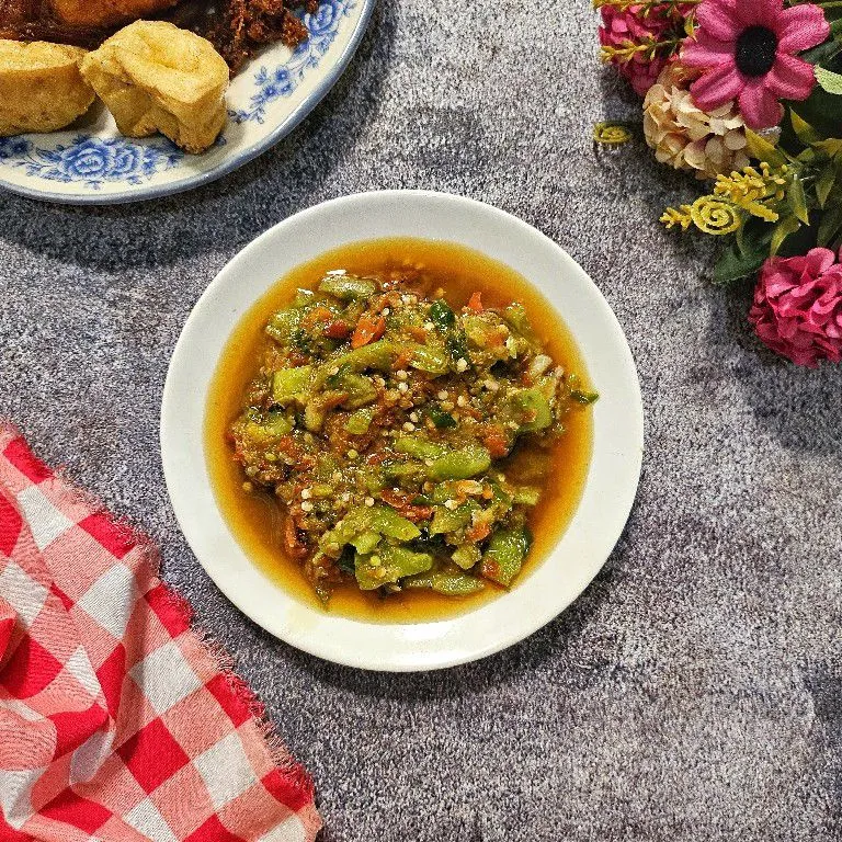 Resep Sambal Dadak Tomat Ijo Sederhana Rumahan di Yummy App