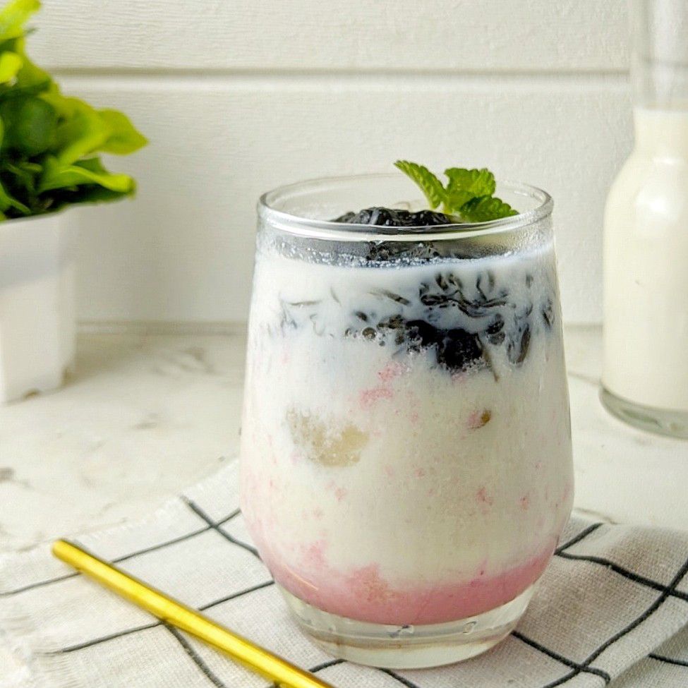 Resep Es Bucin Strawberry Sederhana Rumahan di Yummy App