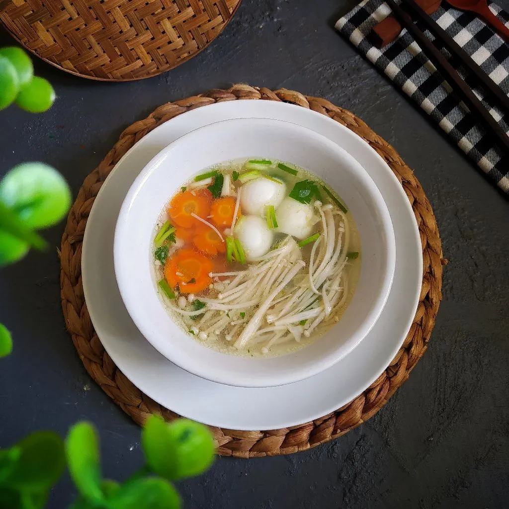 Resep Sup Bening Enoki Sederhana Rumahan di Yummy App