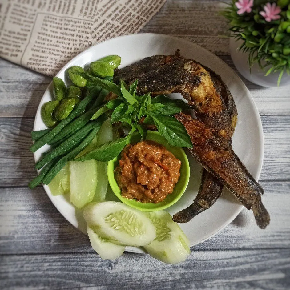 Resep Pecel Lele Sambal Lamongan Sederhana Rumahan di Yummy App