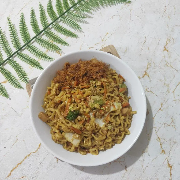 Resep Mie Goreng Sayur Topping Abon Sederhana Rumahan di Yummy App