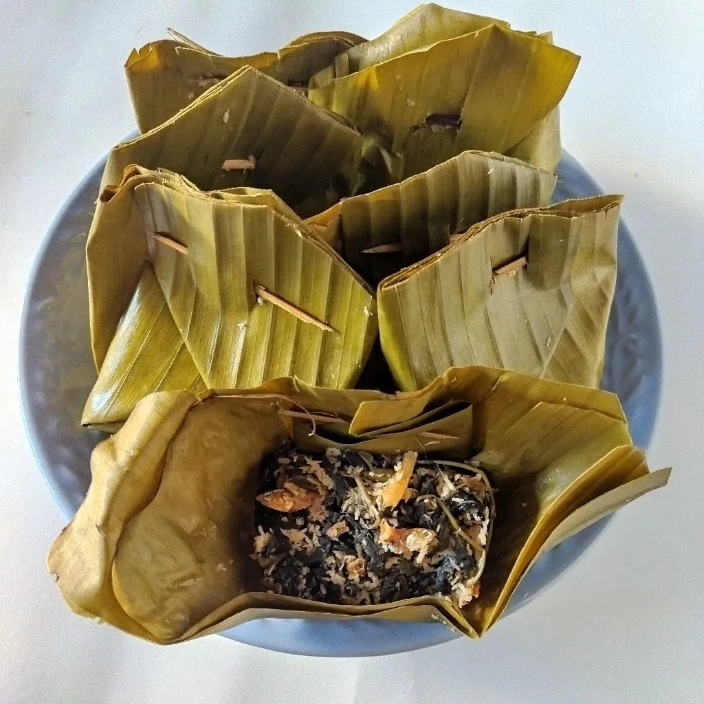 Resep Botok Daun Sembukan dan Beluntas Sederhana Rumahan di Yummy App