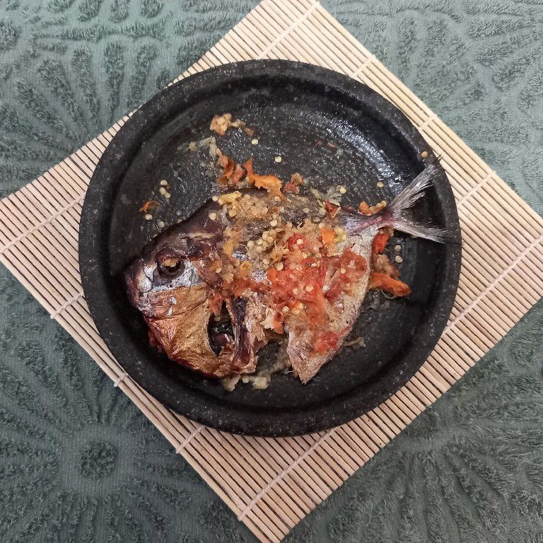 Resep Sambal Ikan Semar Asap Penyet Sederhana Rumahan di Yummy App