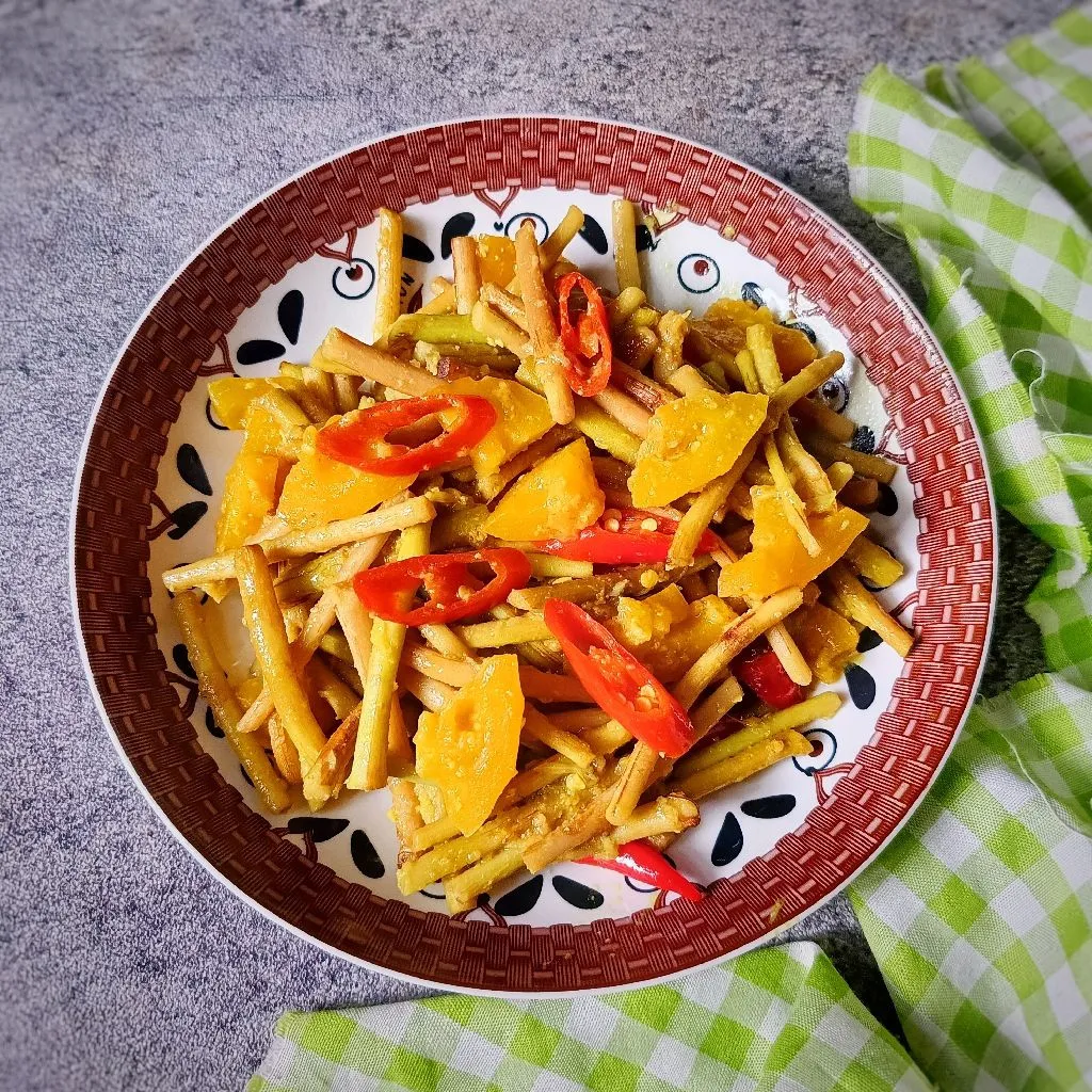 Resep Sulur And Terong Asam Bumbu Kuning Sederhana Rumahan Di Yummy App