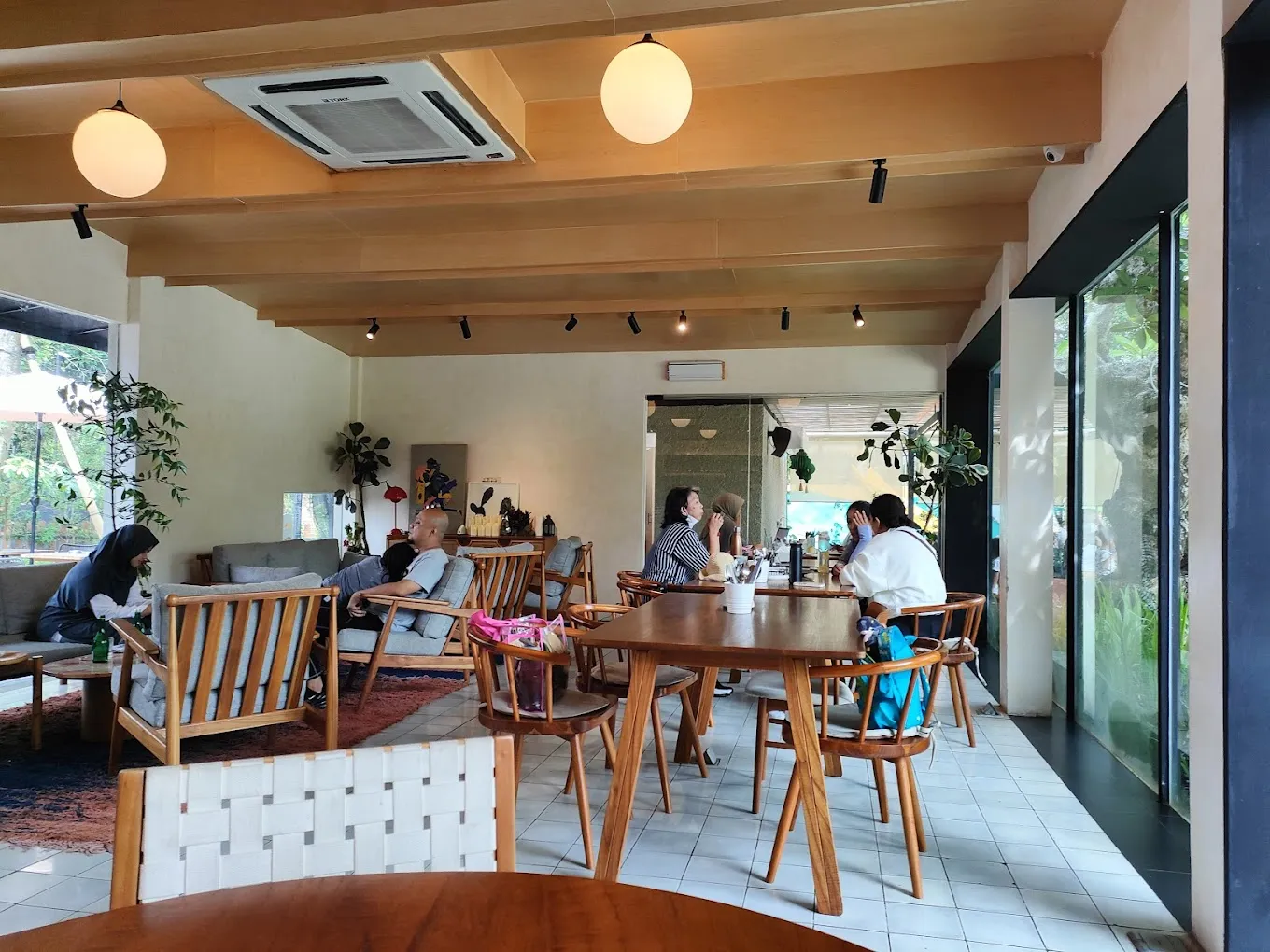 12 Coffee Shop di Cipete yang Bikin Betah Nongkrong