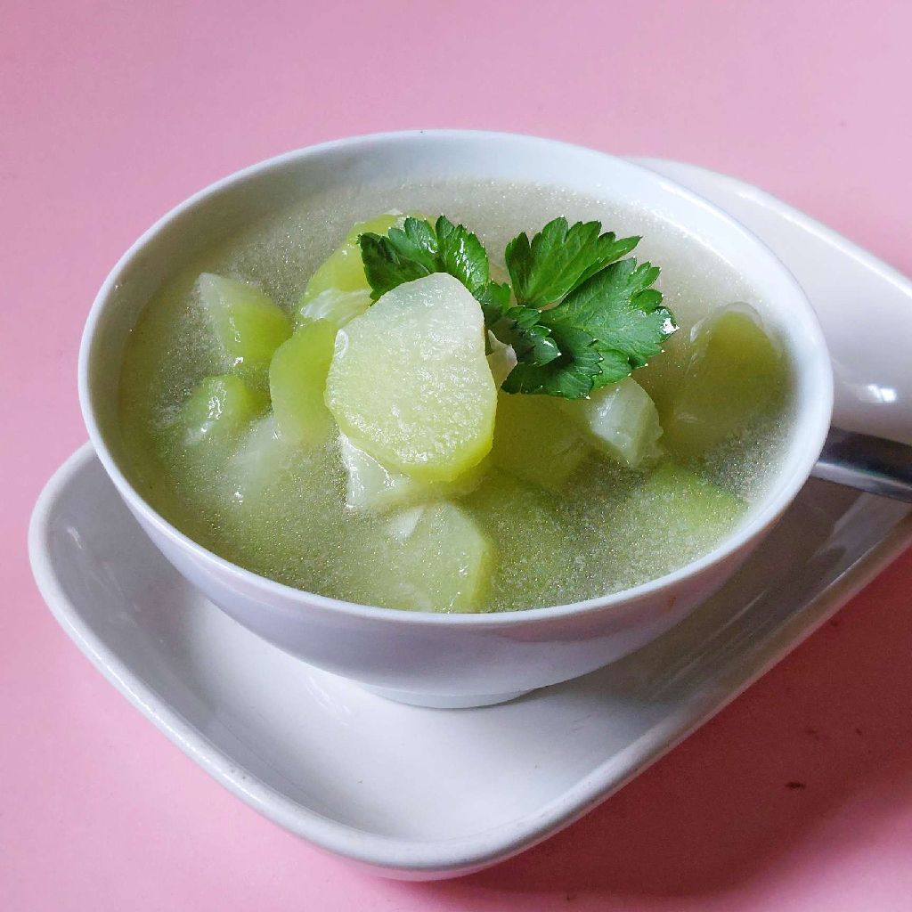 Resep Sop Labu Siam Kaldu Ayam Sederhana Rumahan di Yummy App