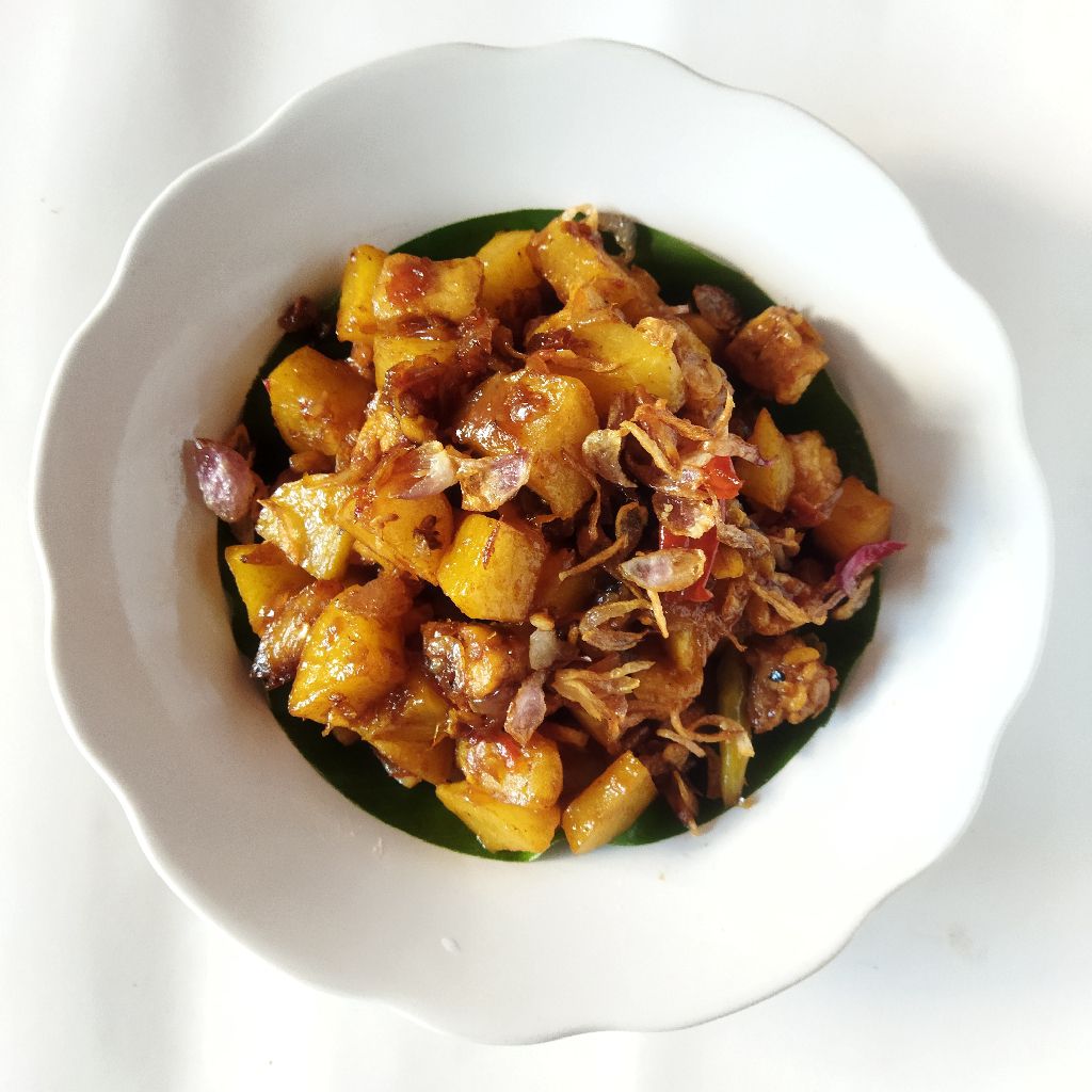 Resep Kentang Tempe Tahu Oseng Pedas Sederhana Rumahan di Yummy App