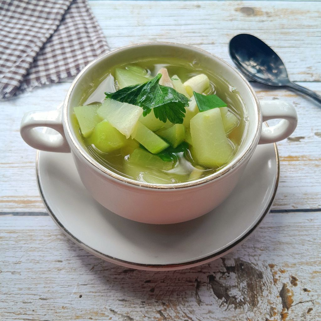 Resep Sop Labu Siam Kaldu Udang Sederhana Rumahan di Yummy App