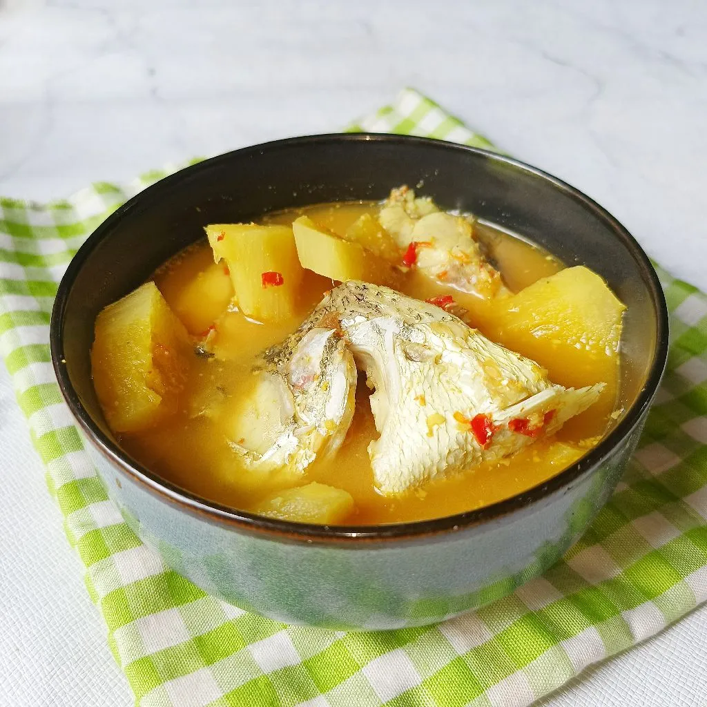 Resep Lempah Kuning Ikan Kakap Sederhana Rumahan di Yummy App