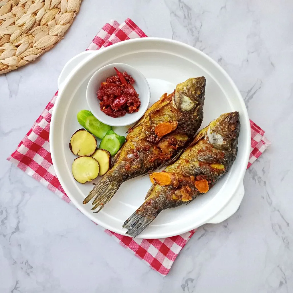 Resep Ikan Mas Goreng Bumbu Kuning Sederhana Rumahan di Yummy App