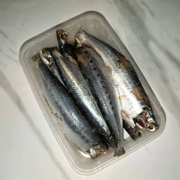 Resep Ikan Dencis Masak Tomat Pedas Sederhana Rumahan di Yummy App