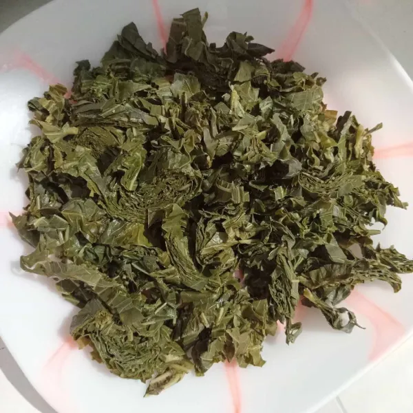 Resep Oseng Pedas Daun Singkong Sederhana Rumahan di Yummy App